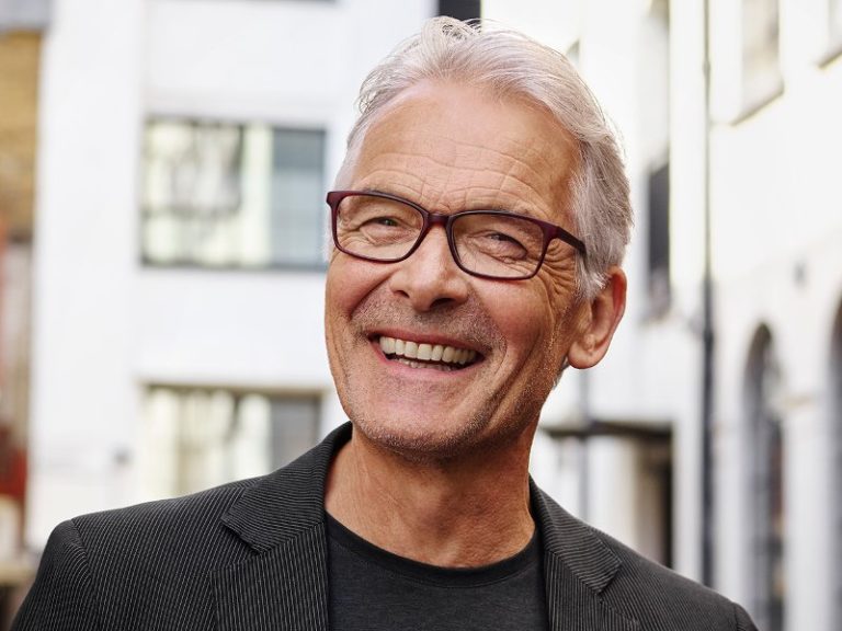 contact - Martin Nelson